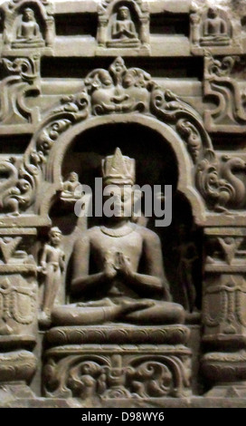 Buddha paré. Pala-Sena dynasty (8th-12th century A.D) Sandstone ...