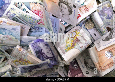 Five pound notes in a pile Stock Photo - Alamy