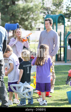 Nicole Sullivan and husband Jason Packham take their two sons Dashel ...