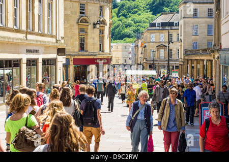 People shopping in Bath city centre, Somerset, England, UK Stock Photo ...