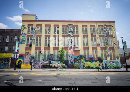 The Five Pointz building in Long Island City in Queens in New York ...