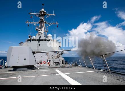 5"/54 caliber Mark 45 gun (127 mm) on US Navy Arleigh Burke-class ...
