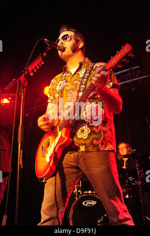 Frontman Aaron Barrett of Reel Big Fish performing at the Birmingham O2 ...