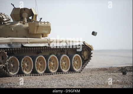 Iraqi T-72 tanks from Iraqi Army Brigade Stock Photo - Alamy