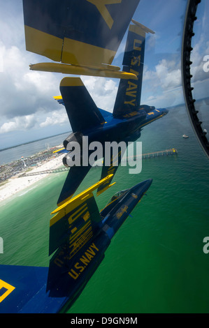 The Blue Angels perform the Diamond 360 maneuver Stock Photo - Alamy