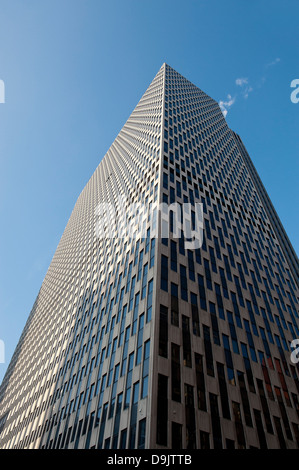 View of The Jacob K. Javits Federal Building, Manhattan, New York City ...