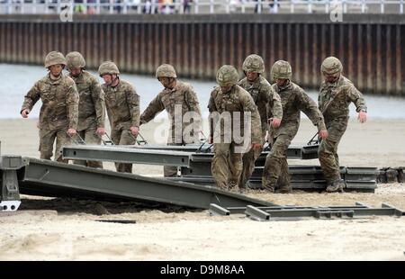 Bridge building by British Army, 22nd Engineer Regiment Stock Photo - Alamy