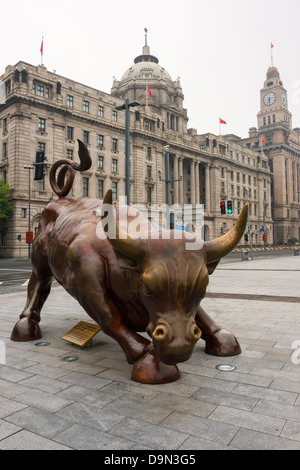 Bronze sculpture of bull on The Bund in Shanghai China Stock Photo - Alamy