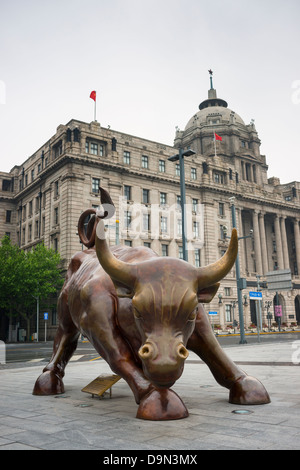 China, Shanghai, The Bund, The Financial Bund Bull, Sculptor Arturo Di ...