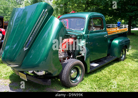 The 1948 Ford F-1 Pick-Up Truck Stock Photo - Alamy