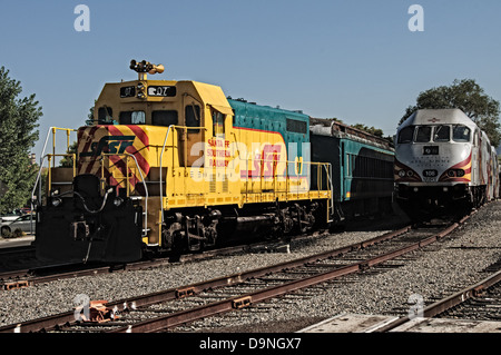 Santa Fe Southern's ex-ATSF GP7 and Rail Runner MP36PH-3C, Santa Fe ...