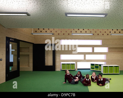 Hayes Primary School, Croydon, United Kingdom. Architect: Hayhurst and ...