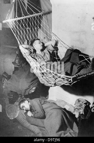 Sleeping German soldiers / WWII / 1941 Stock Photo - Alamy