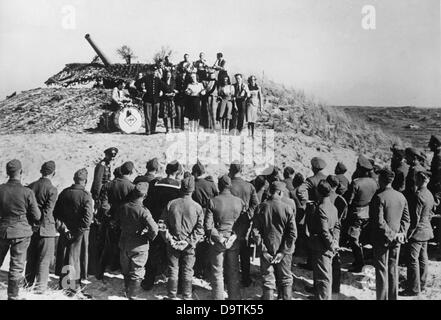 Scene on a ' Strength Through Joy' trip 1935 Stock Photo - Alamy