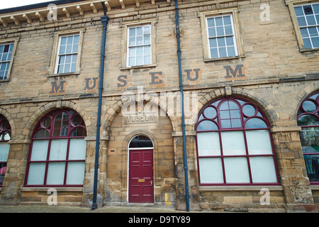 Warwick Museum in Market Place, Warwick Stock Photo - Alamy