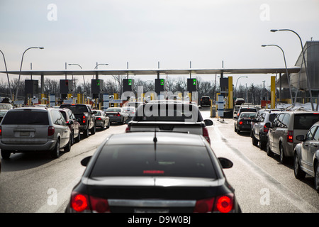 Canada, USA, Customs toll booth back to America Stock Photo - Alamy