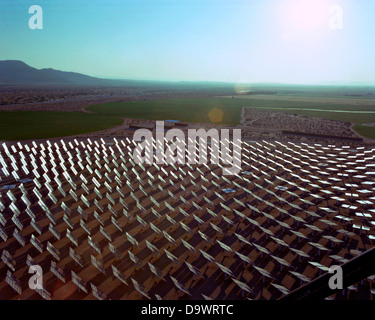 Field of sun tracking mirrors at the Solar Two experimental energy ...