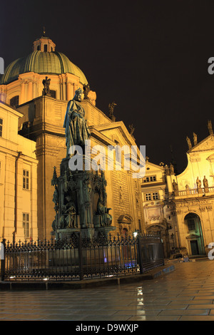 Statue in Prague Stock Photo - Alamy