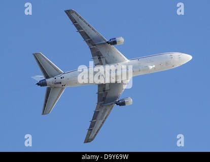 A L-1011 Stargazer aircraft carrying the Orbital Sciences Corporation ...