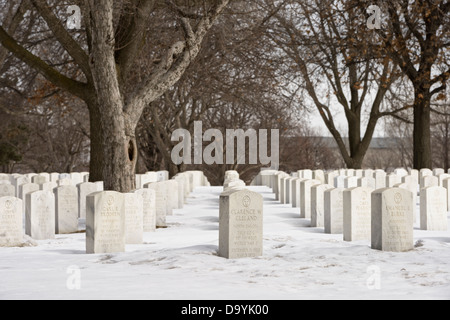 Grave markers at Fort Snelling National Cemetery in St. Paul, Minnesota ...