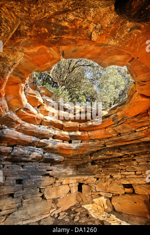 One of the 3 "Drakospita" ("Dragonhouses"), close to Styra village ...