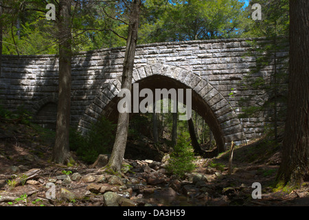 Carriage road stone bridge in Acadia National Park, Mount Desert Island ...