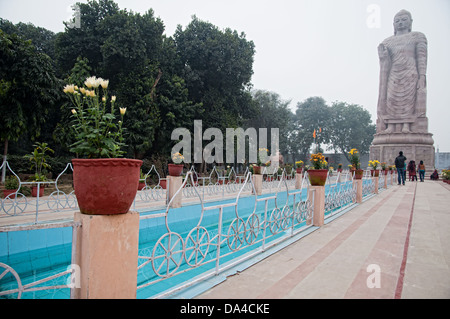 Big Buddha statue. Sarnath, Uttar Pradesh, India Stock Photo - Alamy
