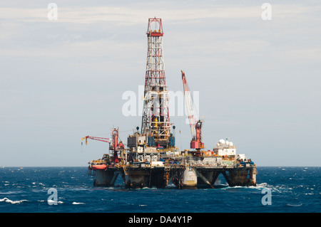 Falcon 100 oil drilling rig working for Petrobras brazilian oil company ...