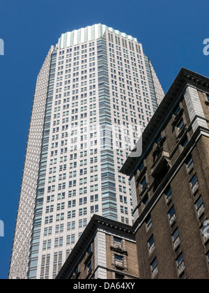 Midtown Skyscraper, 383 Madison Avenue, New York, NYC. USA Stock Photo ...