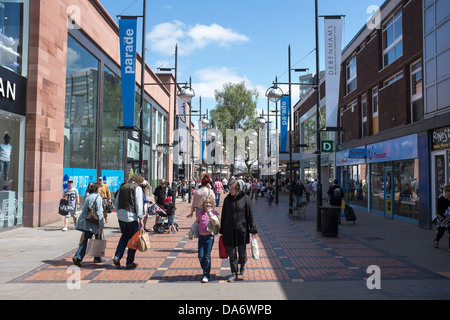 Shoppers in The Parade, Swindon town centre, Wiltshire, England, UK ...