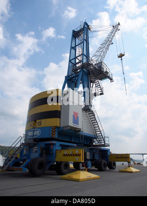 The Terex Fantuzzi Reggiane MHC 115 harbor crane is shown at Fejle ...