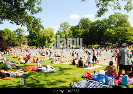 Tettenhall Paddling Pool, Tettenhall, Wolverhampton Stock Photo - Alamy
