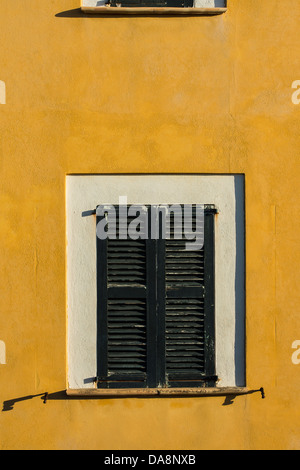 Colourful Spanish window shutters in the hstoric town of Calvià, Ponent ...