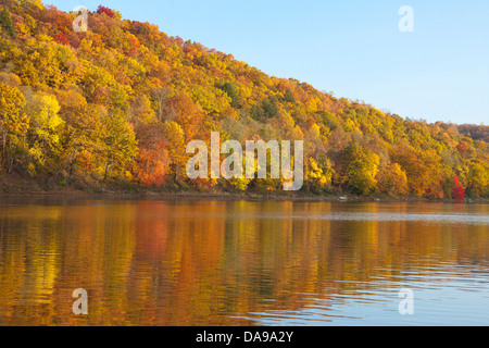 FALL FOLIAGE ALLEGHENY RIVER FOXBURG CLARION COUNTY PENNSYLVANIA USA ...