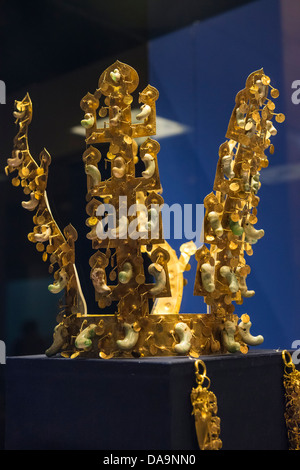 6th Century Silla Dynasty Golden Crown, Gyeongju National Museum, Busan ...