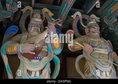 Giant Warden by the gates of Bulguksa Temple, Gyeongju, South Korea ...