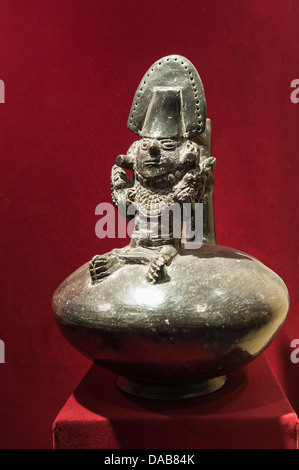 Ancient incan inca display Museum of the Royal Tombs of Sipan Museo ...
