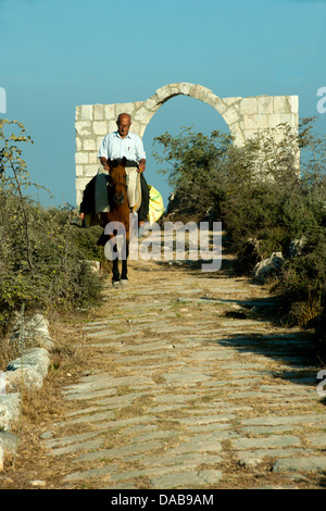 Turkey, Provinz Icel (Mersin), Tarsus, Roman road near the village ...
