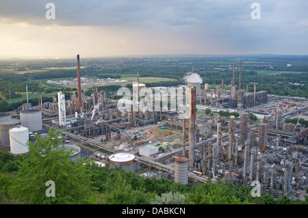 BP oil refinery Stock Photo - Alamy