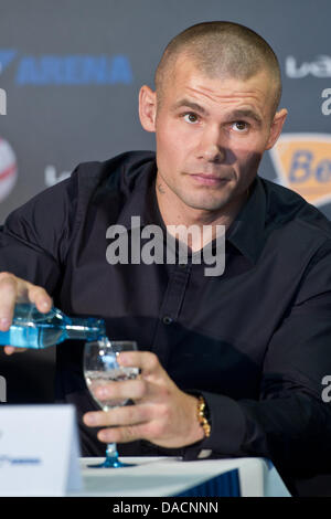 British boxer Martin Murray gives a press conference and talks to his ...