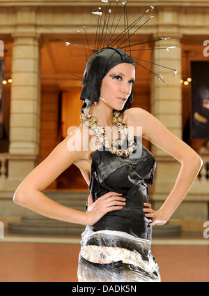 Model Anna poses in underwear for the fashion magazine Sous at ...