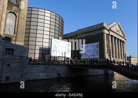 Pergamon Museum Berlin. Temporary exhibition building PergamonMuseum ...