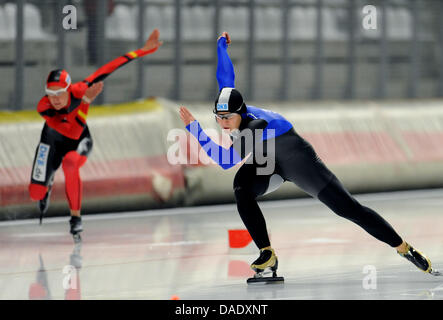The German women's ice speed skating team, Annie Friesinger, Daniela ...
