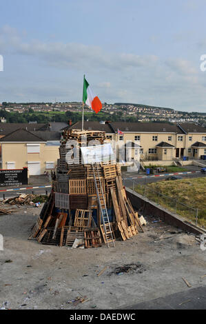 Londonderry, Northern Ireland, UK. 11th July 2013. An Irish tricolour ...