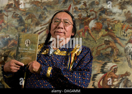 Ernie LaPointe, great-grandson of Hunkpapa Lakota Sioux chief Sitting ...