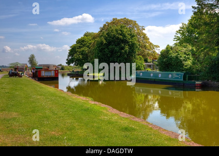 Tiverton Canal, Tiverton, Devon, England, United Kingdom Stock Photo ...