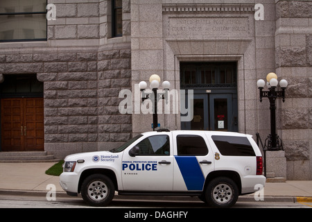 A Homeland Security police car of the Federal Protective Service is ...