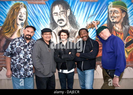 Members of the US band The Grande Mothers Re:Invented, Napoleon Murphy ...