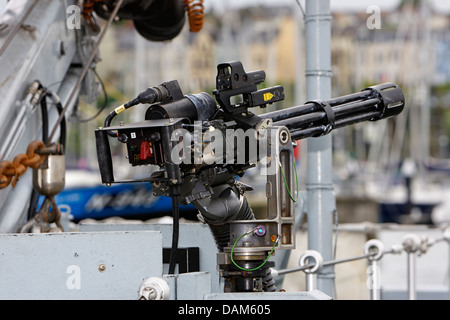 Navy ship , mounted machine gun , Bombay , Mumbai , Maharashtra , India ...