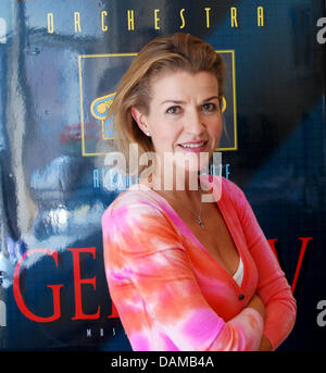 Violinist Anne-Sophie Mutter (FRONT) and Latvian conductor Mariss ...